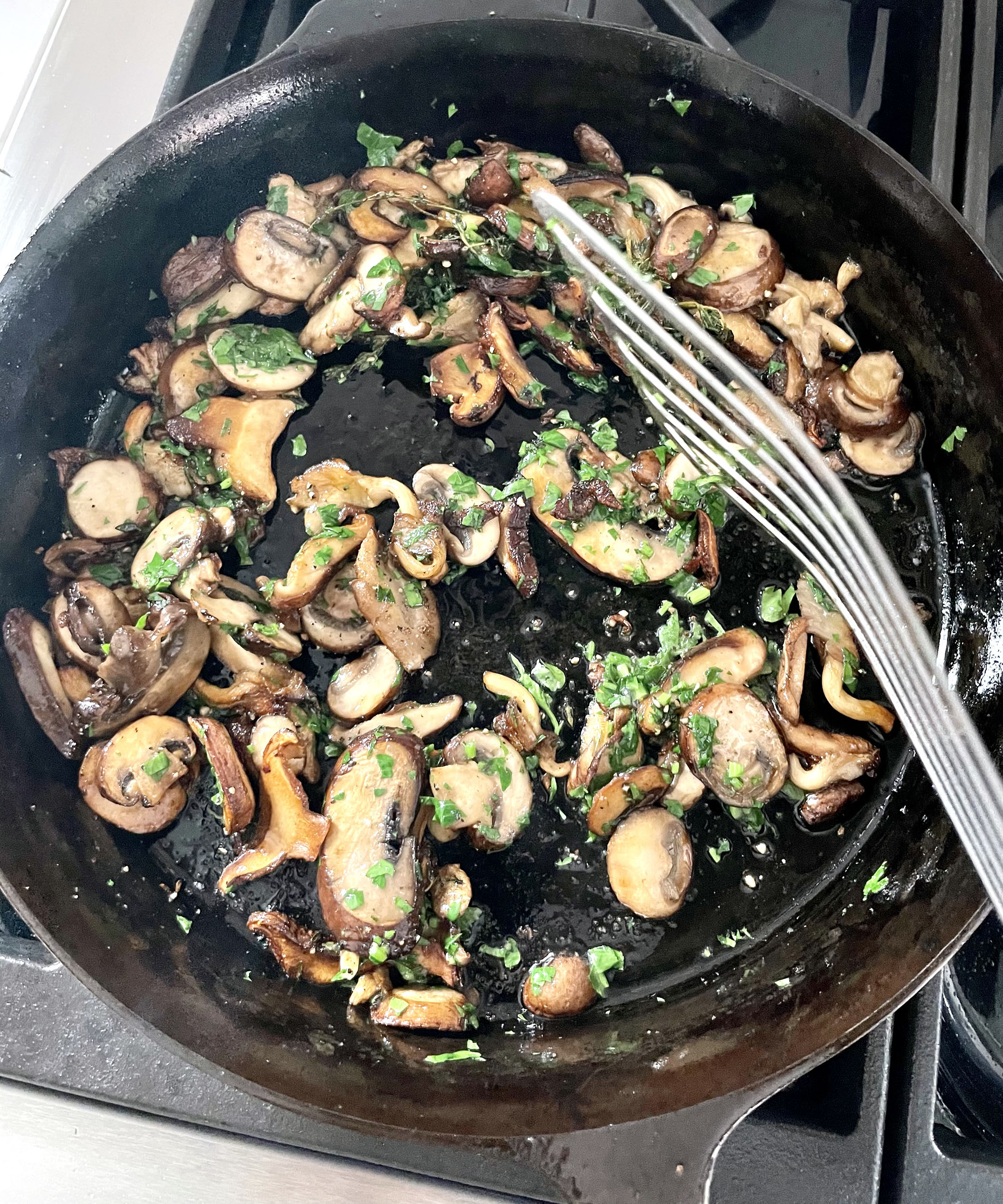 Super Mushroom Pizza and Pretend It's a City » Djalali Cooks a Pizza!